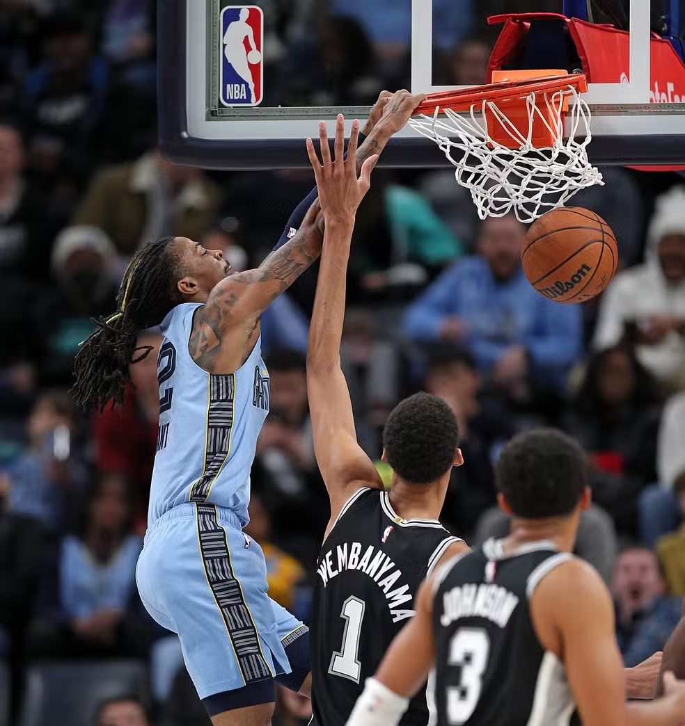 Ja Morant viraliza com enterrada em cima de Wembanyama na NBA ...